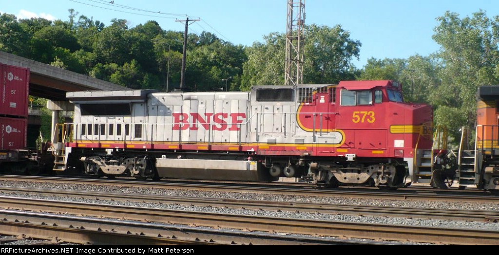 BNSF 573